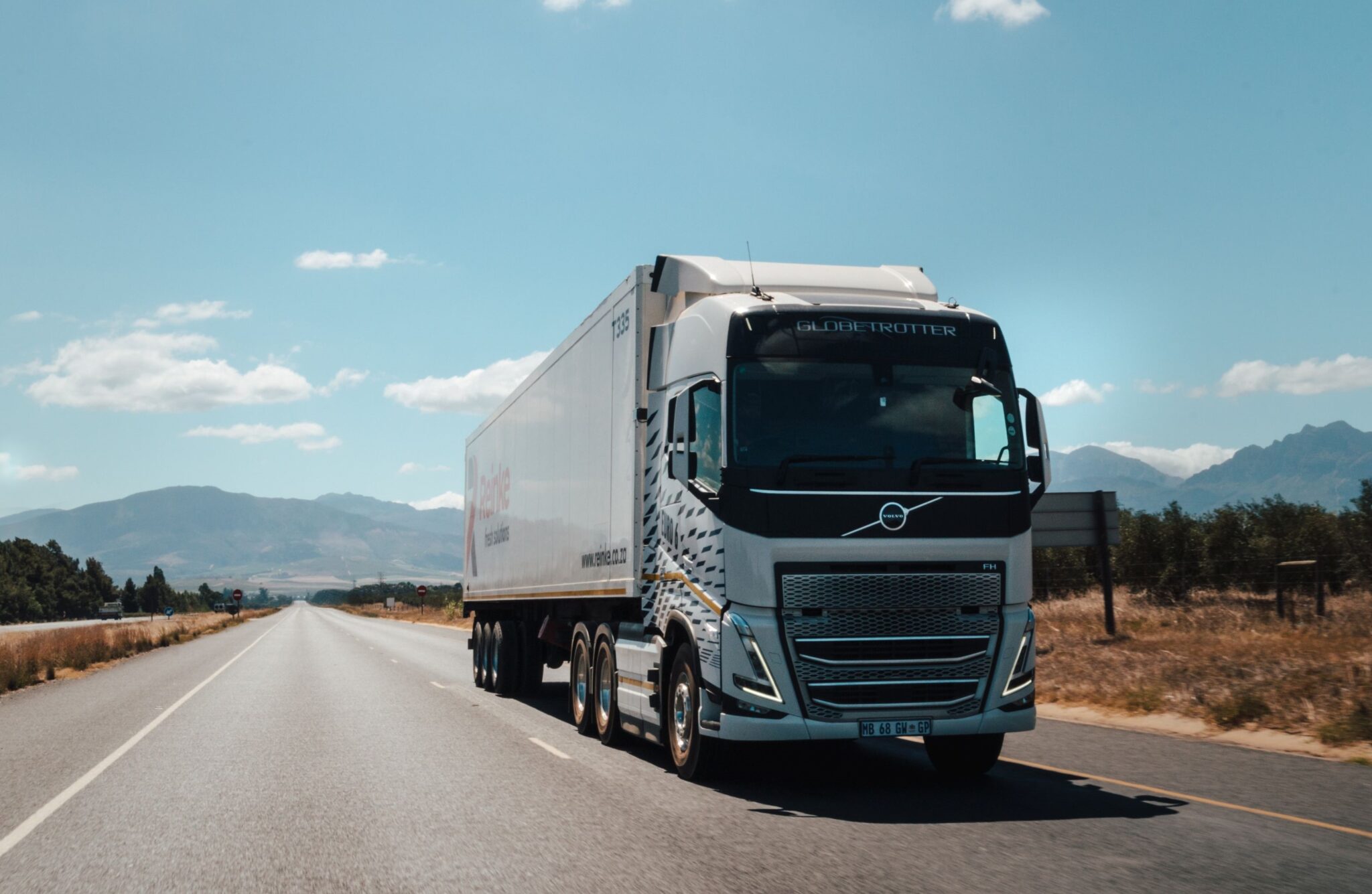 Volvo Trucks SA introduces Euro 6 technology - FleetWatch